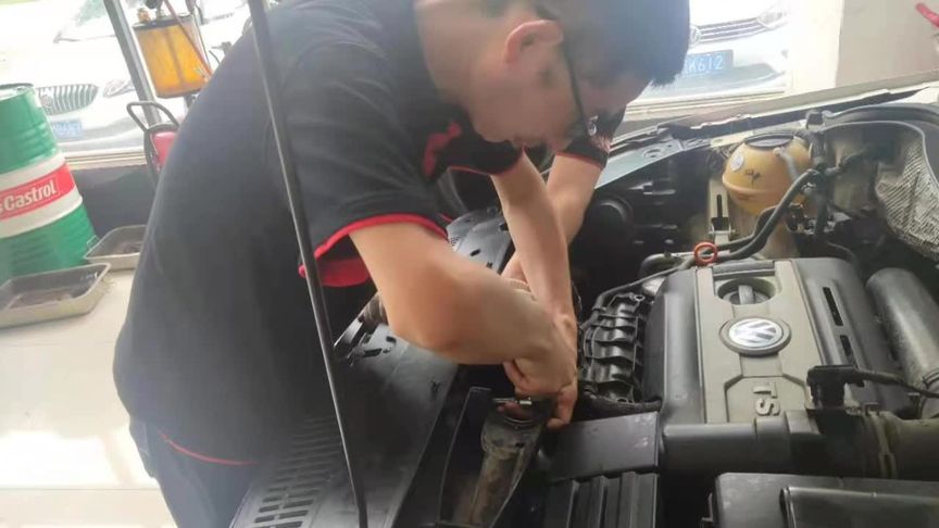 挂职锻炼中…有需要车辆维修,保养的可以预约哦!