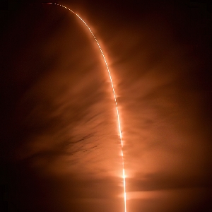 七尺长缨今在手 