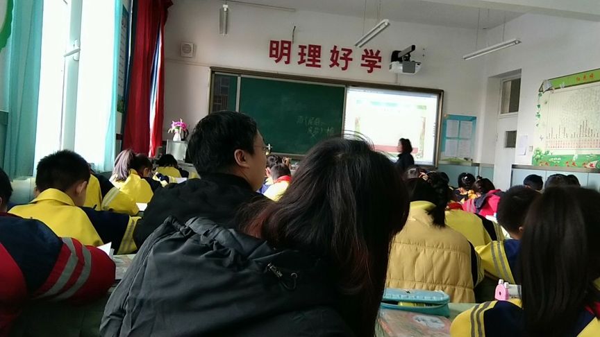 走进课堂,重温学生时代