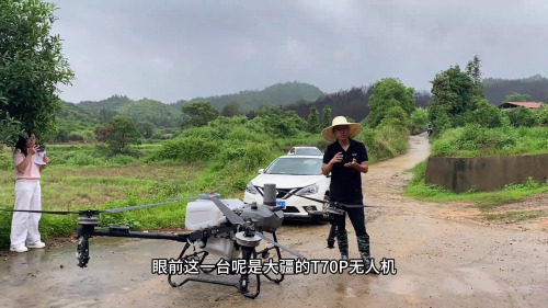 实拍大疆新款农用无人机,价格只要40000多块钱,太牛了