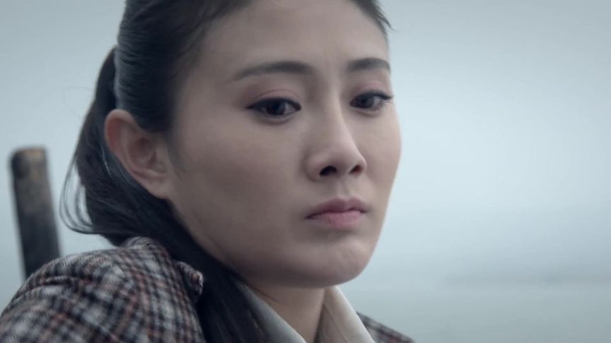 这俩人长得一模一样,让人搞不清谁是谁,真糊涂