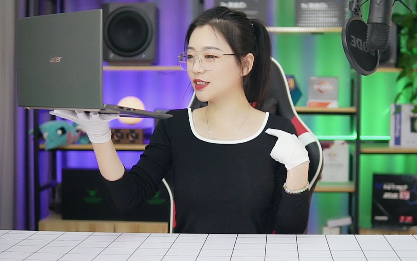 【开箱测评】全球首款?“抗菌”笔记本电脑?支持触屏?小欣姐姐带你...