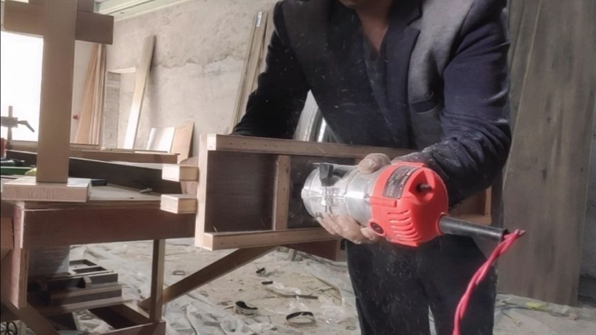 无钉眼柜体二合一扣件辅助工具的制作加工