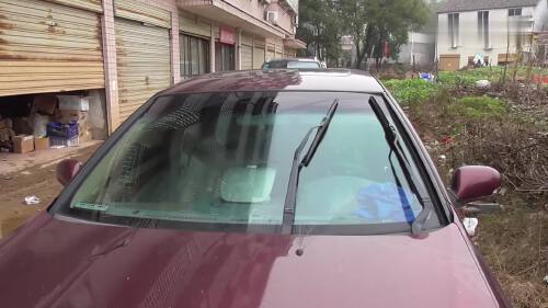 汽车雨刷器出现这种情况,你知道是什么原因吗?