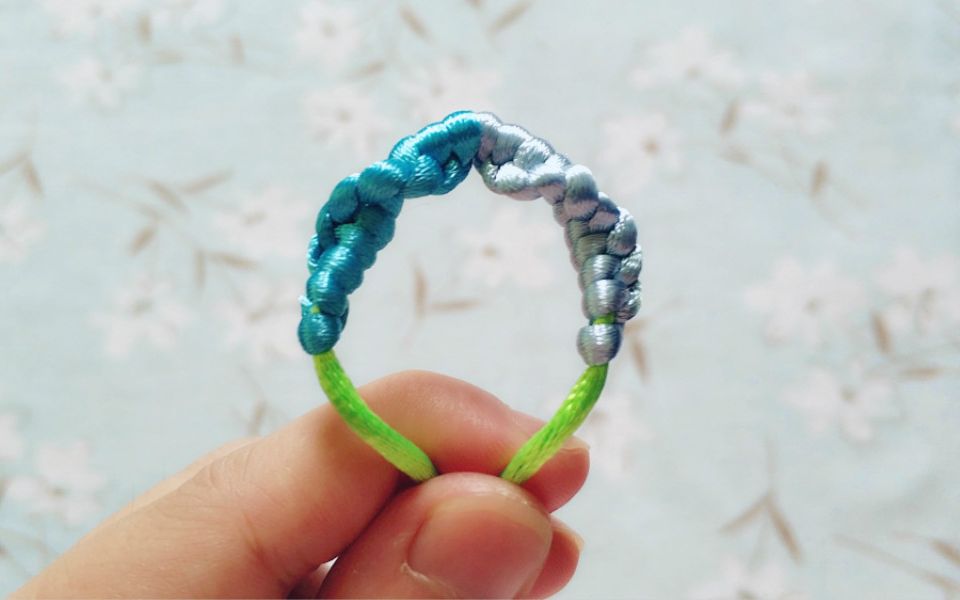 雀头结与左右斜卷结有什么不同?看编法视频教程一分钟学会三种结