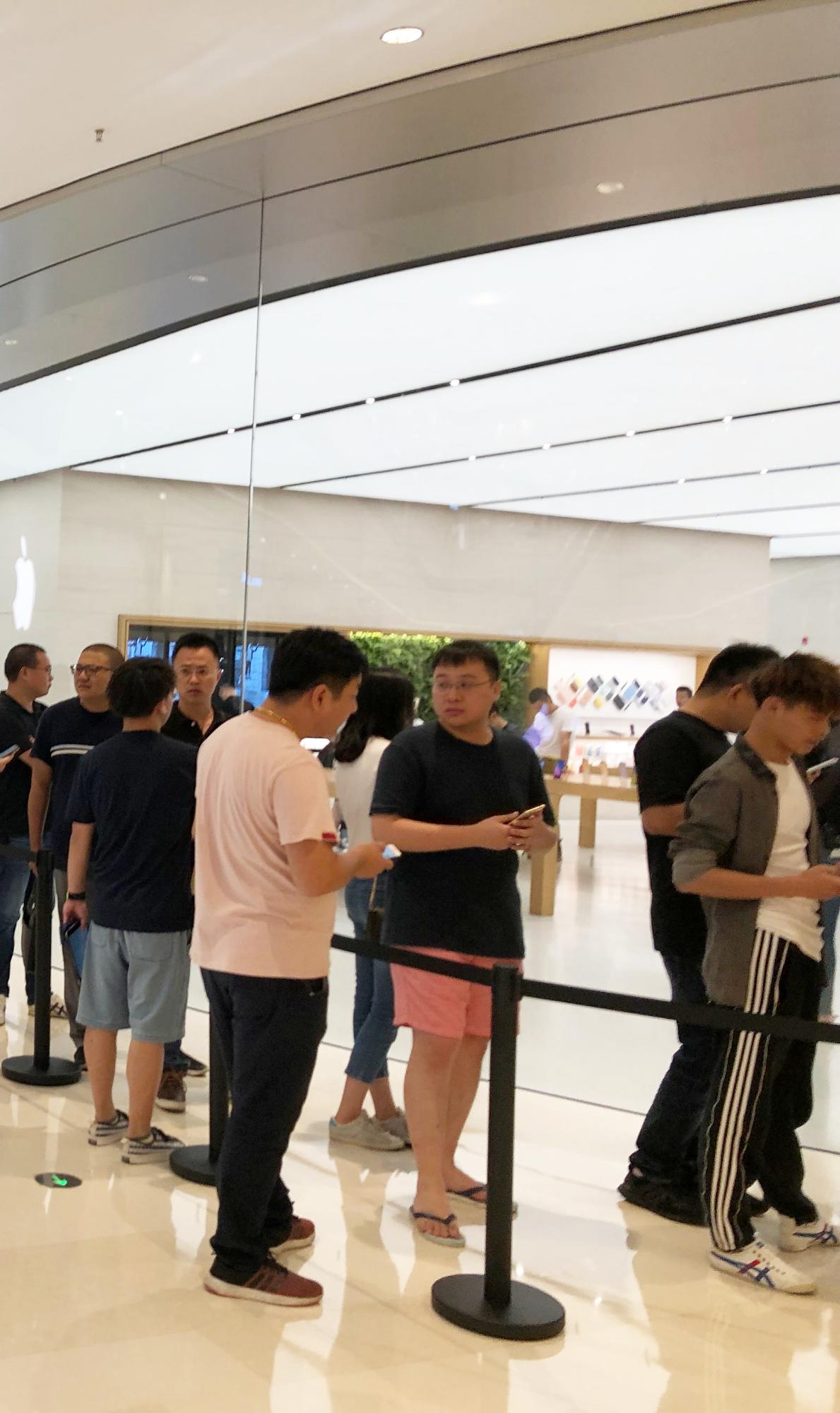 iPhone 11发售首日,实地探访苹果苏州官方旗舰店流量情况