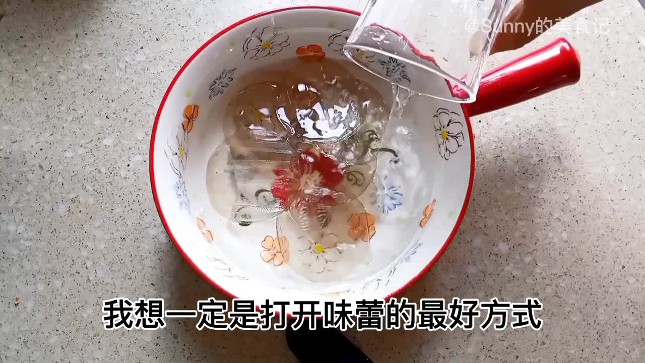 原来这样做出来的红油辣子香气扑鼻更好吃,做法简单,值得试试