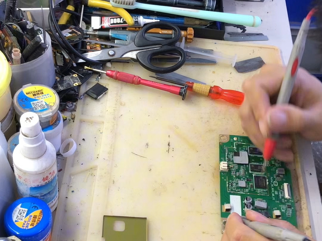 聊城 陈良栋手机维修店寄修小度x8不开机插充电器没反应充电不开机#...