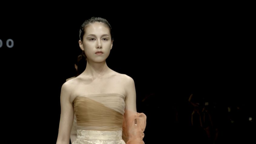 卡其色的拼接设计,女性魅力十足,东方魅力尽显!