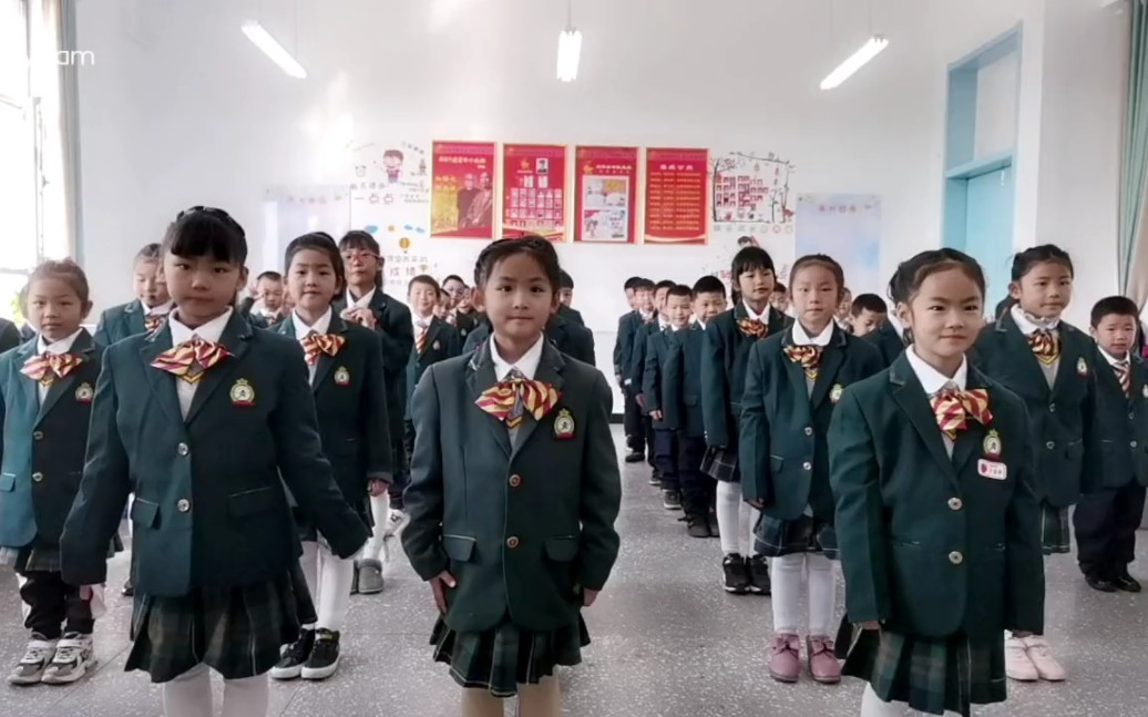 一年级小学生课堂律动操《一年级》