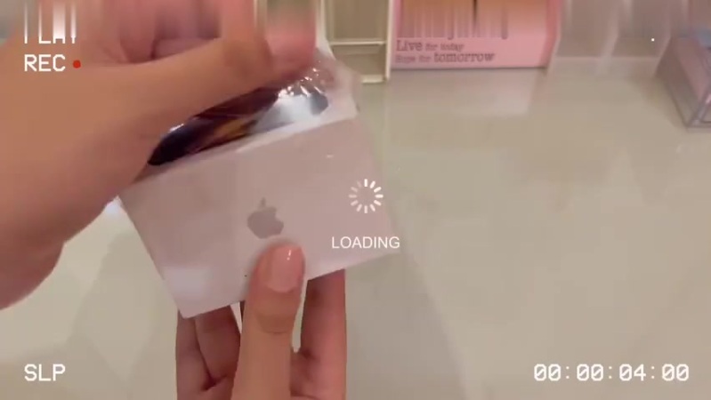 2024开箱 IphoneXunboxing+review其中"X"是罗马数字"10"的意思,代表...