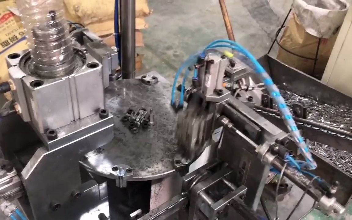 膨胀螺丝吊顶钉快速打入式敲击膨胀钉敲钉双片壁虎插片壁虎自动组装机