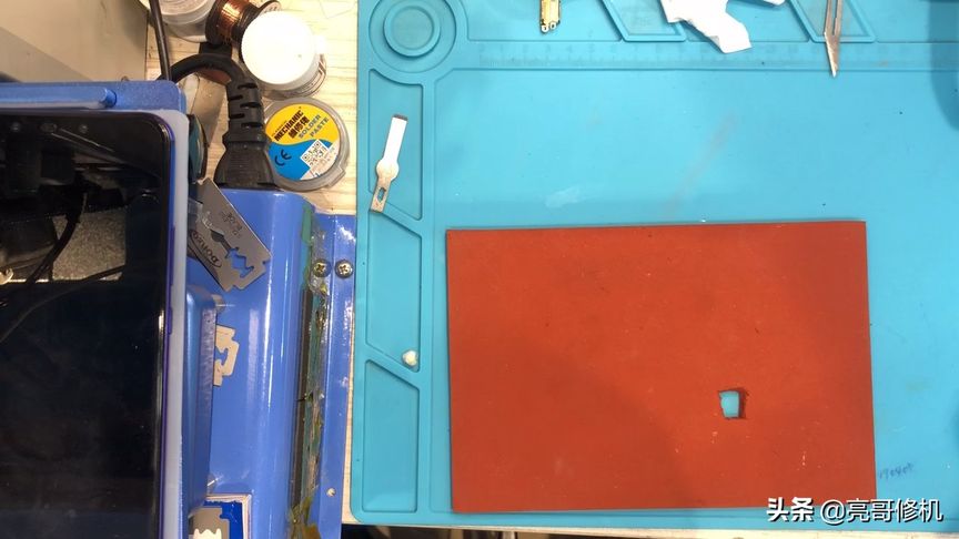 快来围观华为手机是怎样单独更换外屏的