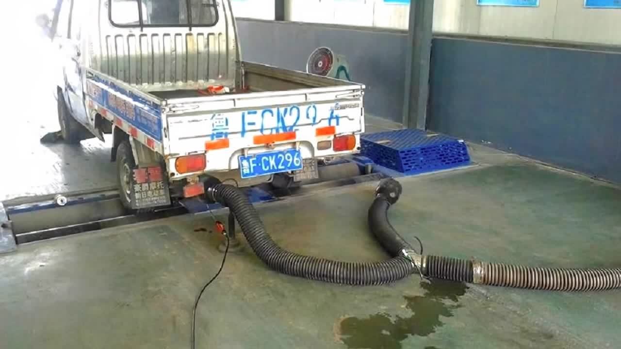 尾气检测时,发动机原地空转5000转伤车吗?故障灯.