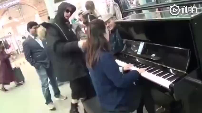 大家都是敲键盘的,为什么你能撩妹