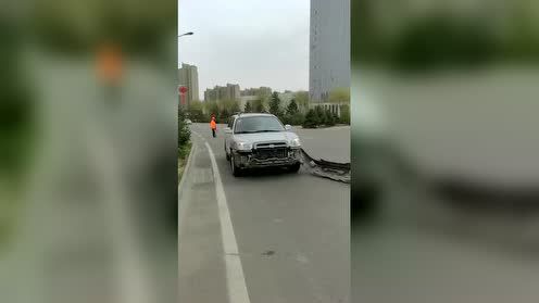 突发!榆林一广场发生车祸!(视频+图片)