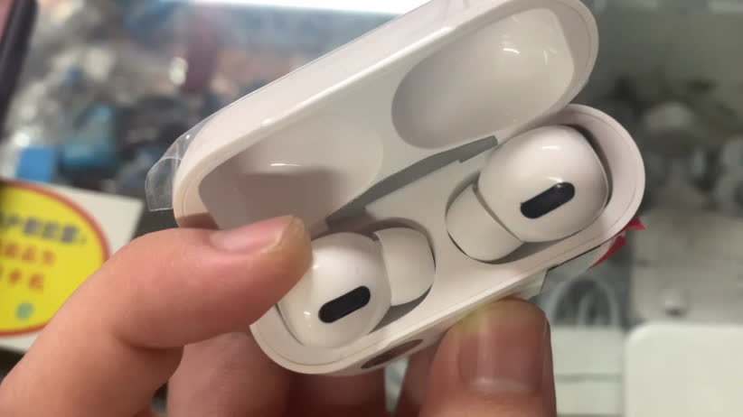 苹果公司要哭了!华强北第3代蓝牙耳机连序列号都可以写进手机了