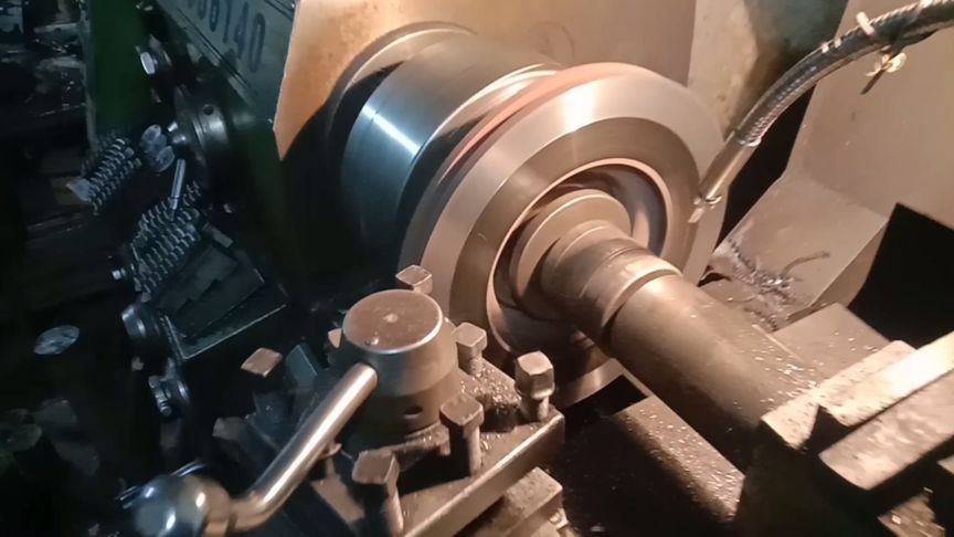 粉丝专职来解决福特蒙迪欧刹车抖动,割完前盘还是抖动,尴尬了