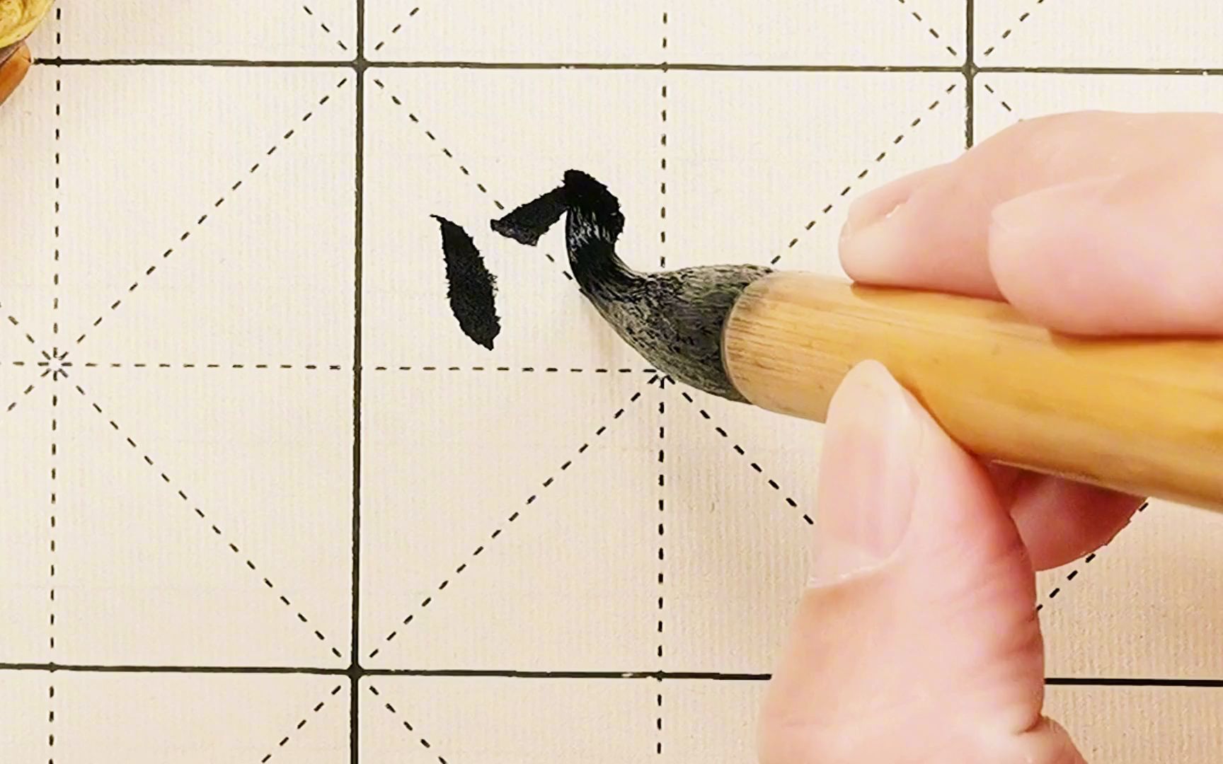 汉字左右结构的字最多,分享6个常用左偏旁的写法,建议收藏