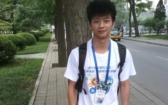 飞思卡尔第十届华北赛区摄像头组,算法设计的时候是基于这样的白色...