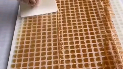 梨膏糖的制作过程成型