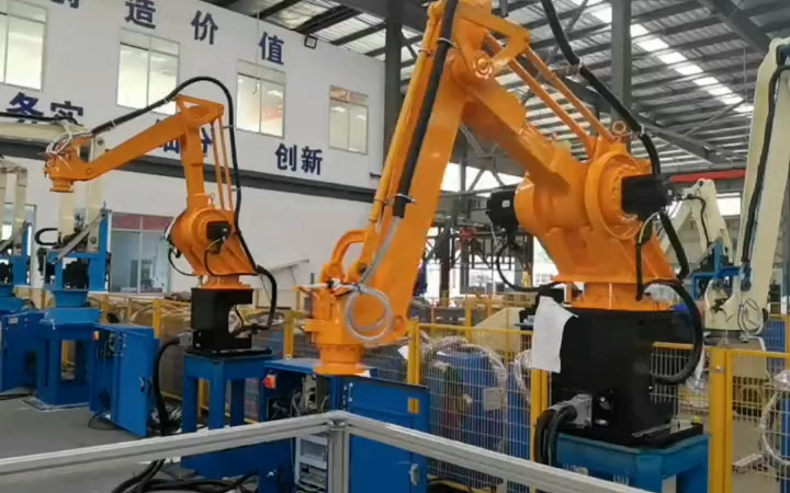 ...座无需固定,对厂房高度没任何要求,拆箱即用的大负载可移动码垛机