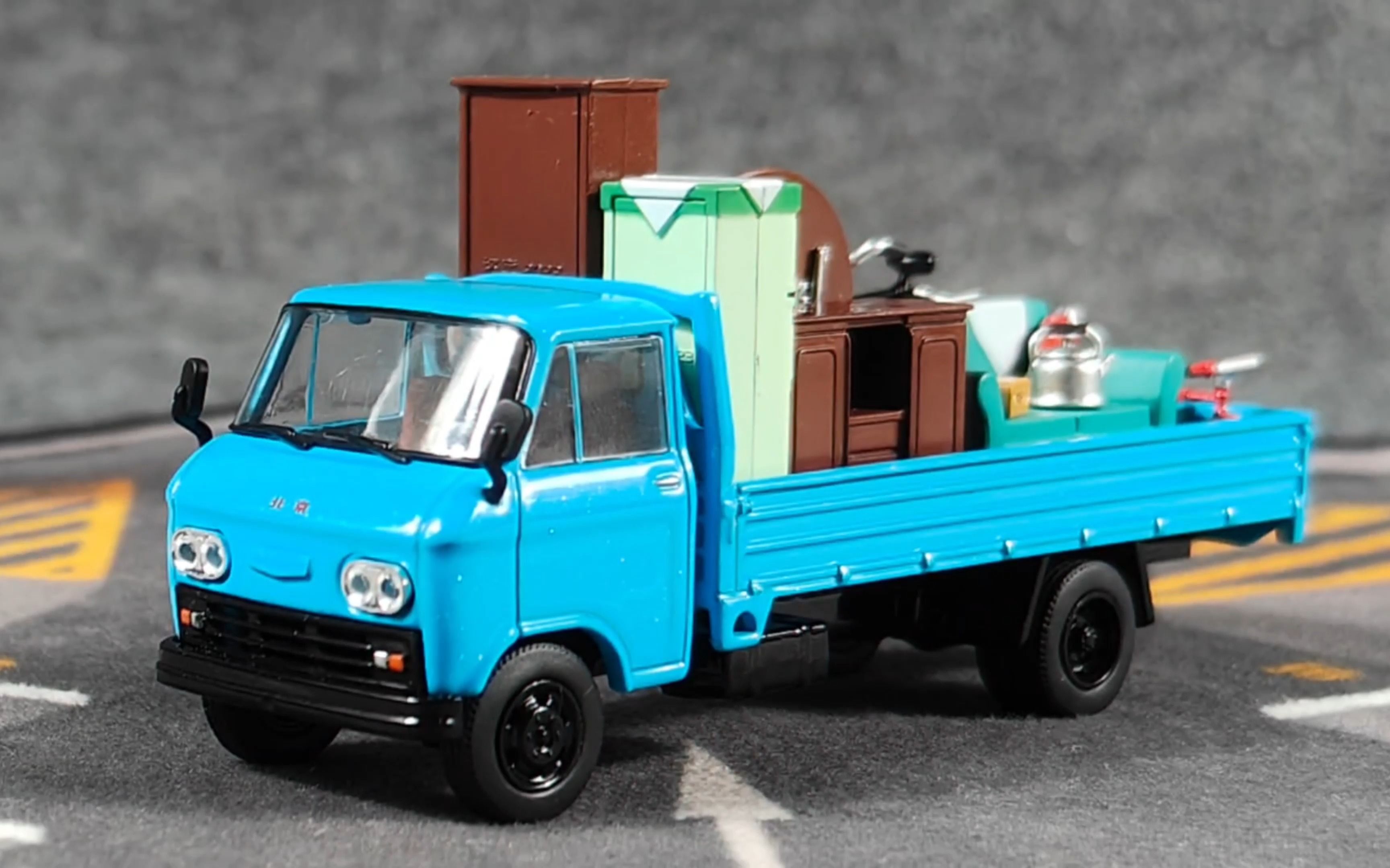 超多微缩家具套!拓意 1/64 合金车模 北京BJ-130 轻型载货汽车 长轴距...