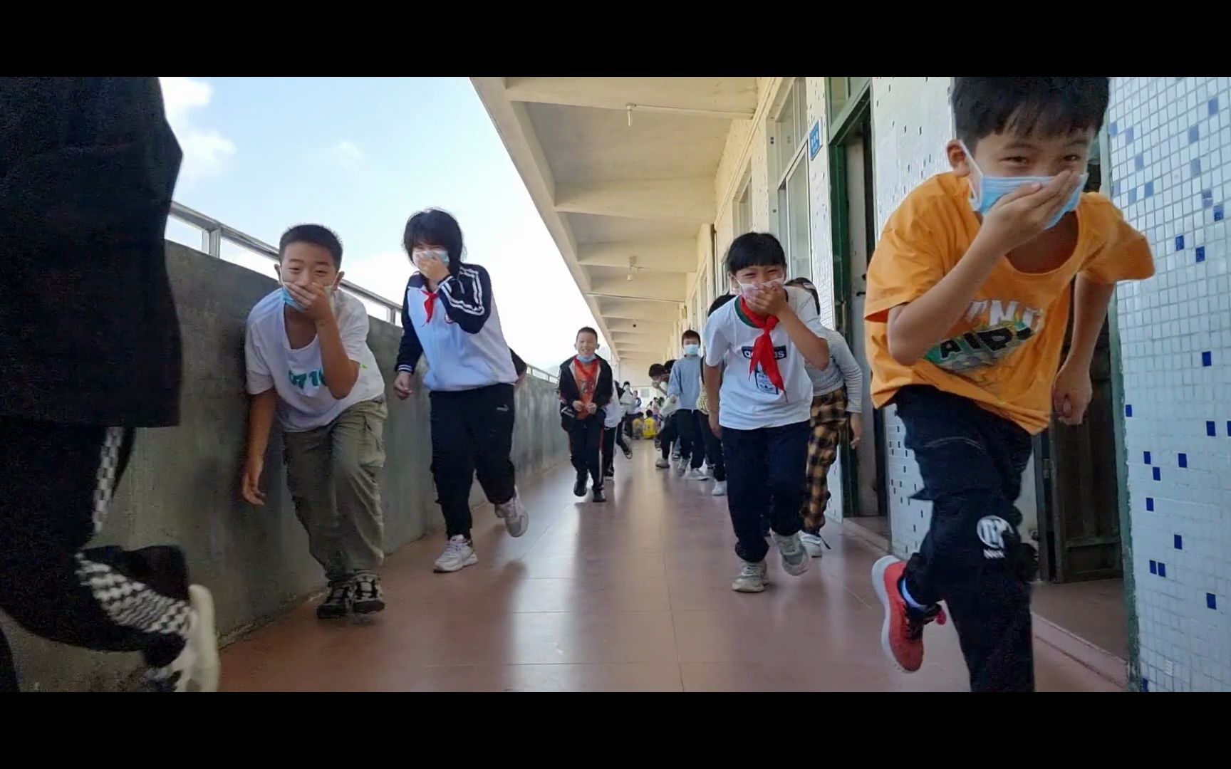 广宁县北市镇中心小学2022年119消防安全应急疏散演练视频