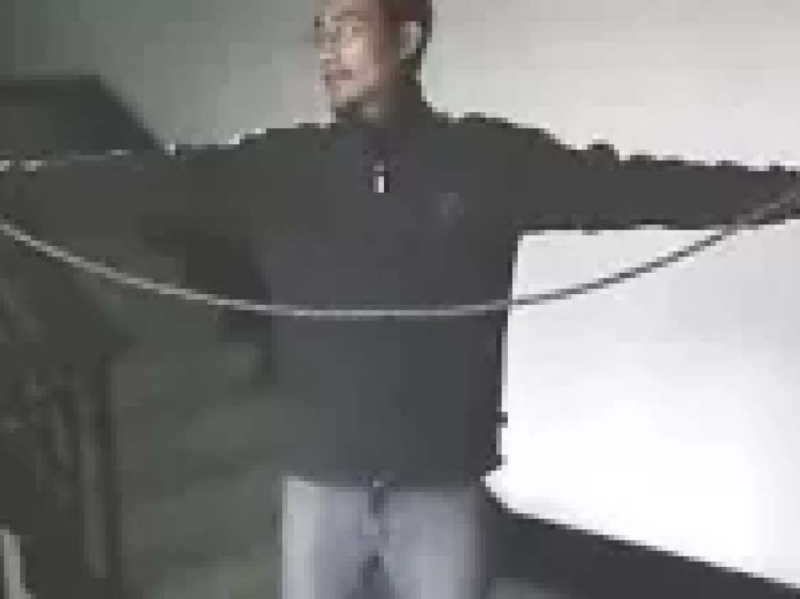 高楼逃生绳使用技巧