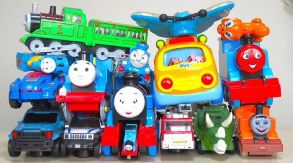 试玩电动小火车变形汽车和蝴蝶玩具