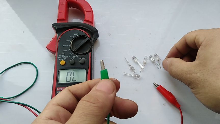 判断发光二极管引脚极性,告诉你简单易懂