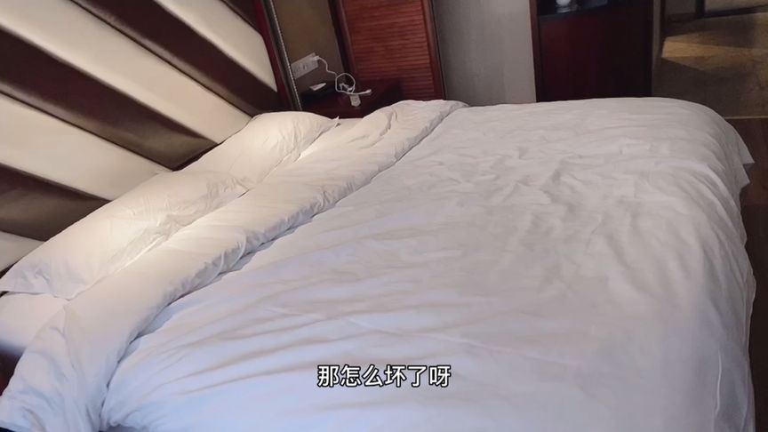 宾馆里面的床单被套到底换不换,飞姐来为你揭秘