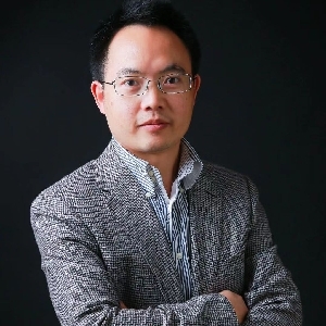 眼科陈中山博士 