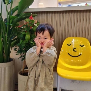 这里有海牙小牧 