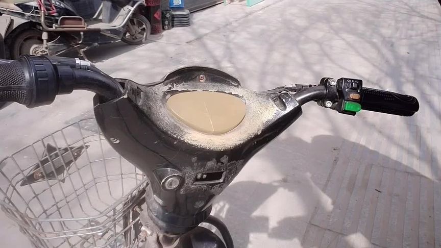 电动车前大灯坏了,想自己学修,师傅告诉你最简单最快速的方法!