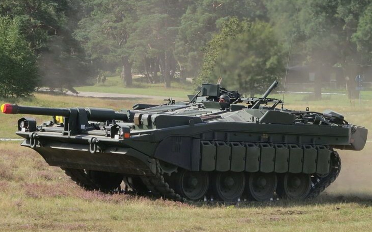 坦克中的奇葩:世界上第一款没有炮塔的主战坦克