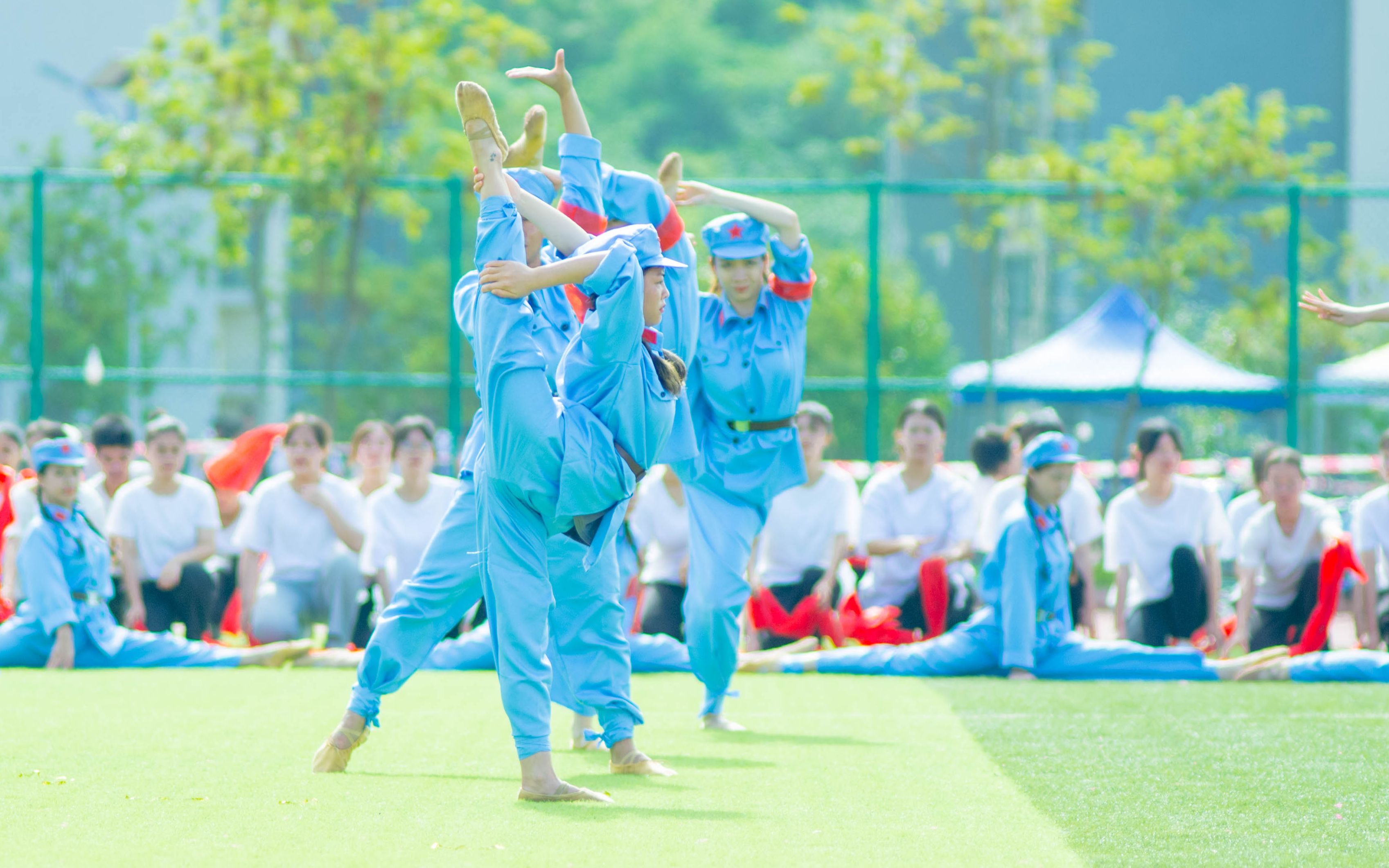 校运会开幕式致敬经典!东方红太阳升!校运会第一天精彩回顾!