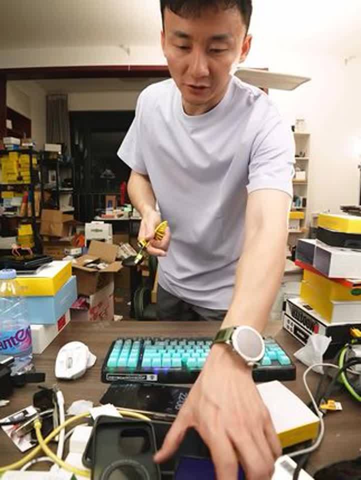 快来看!倍魔弹簧伸缩数据线