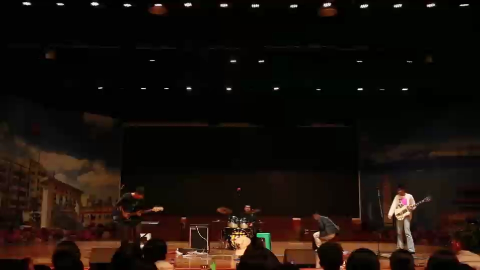 下关一中第五十一届运动会音乐节微微地 cover一下 intro➕山海 高中...