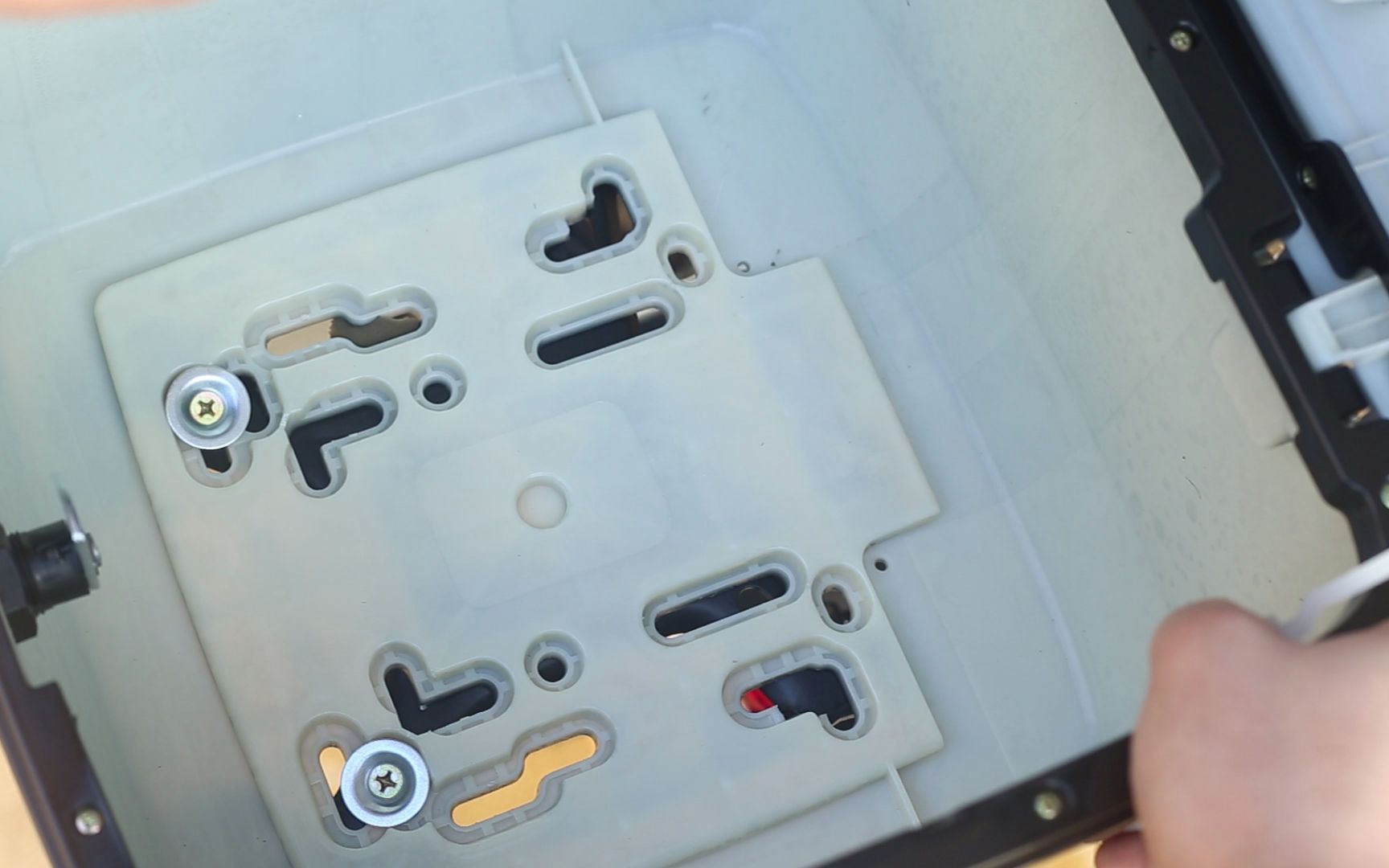 电动车通用尾箱安装视频