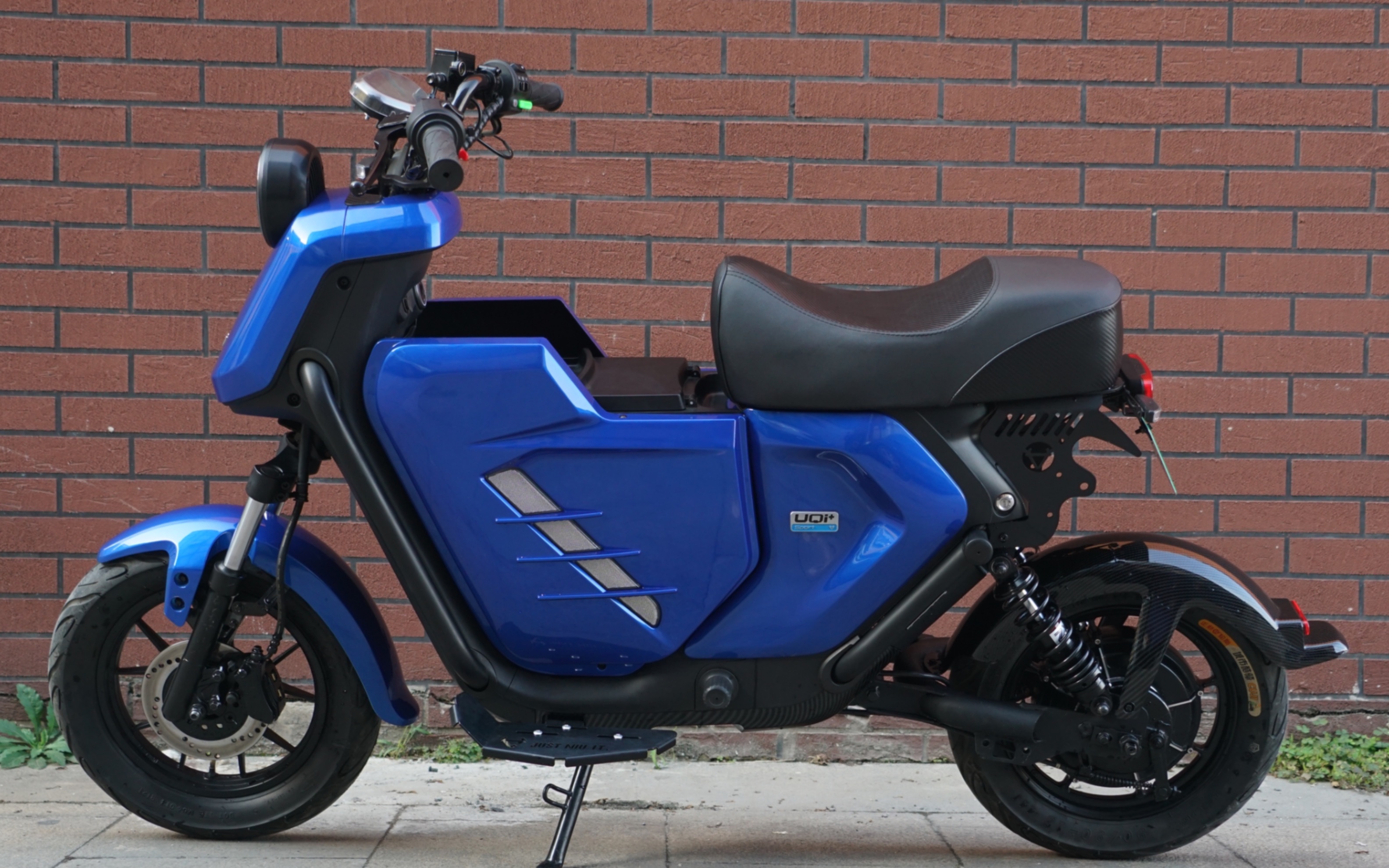 小牛U+b电动车机车风中箱安装教程 完整版