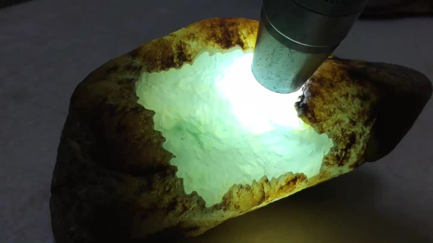 高冰种猛料翡翠原石,收藏价格