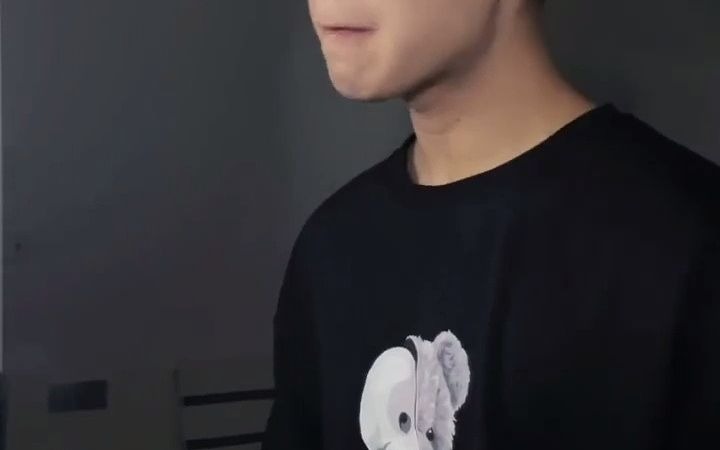 该死的双眼皮又回来祸害我了