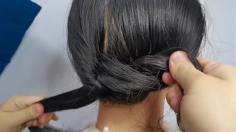 .发簪用对了发型很气质,简单越气质的盘发