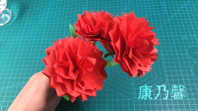 【折纸】简单又好看的康乃馨手工折纸教程，比真的康乃馨还漂亮！