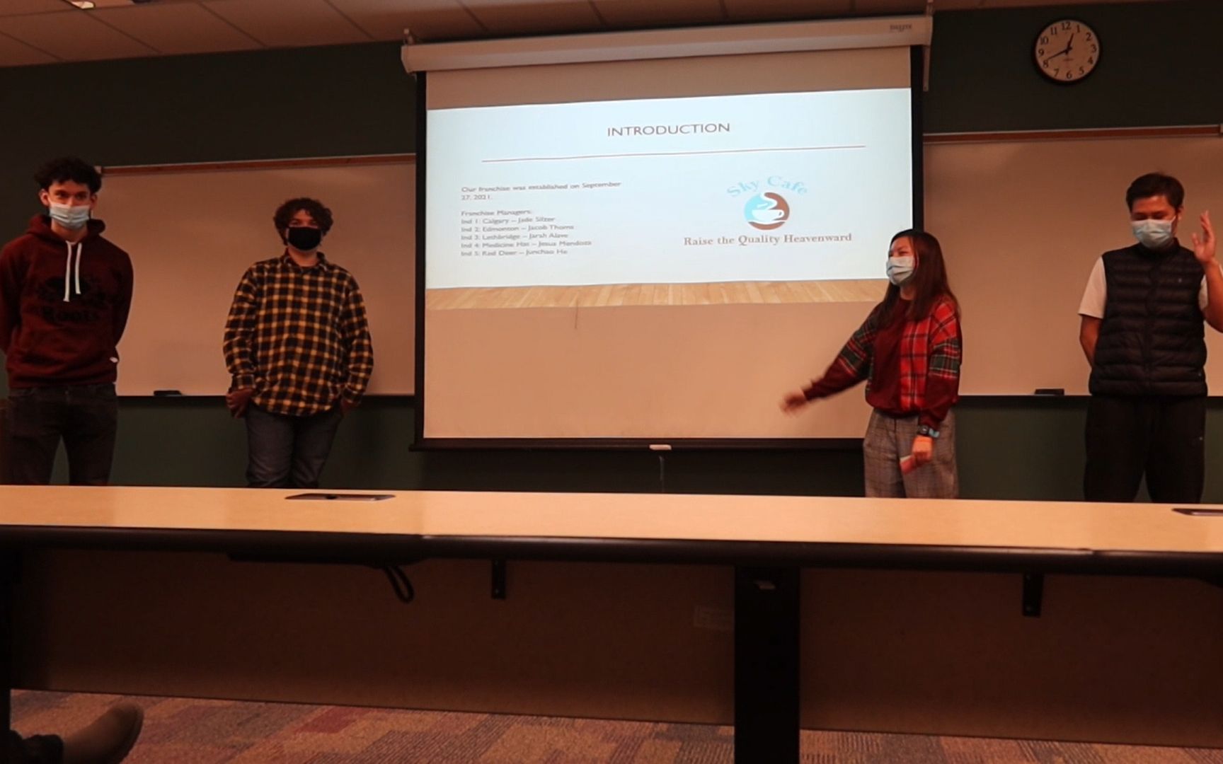 加拿大大学全英课堂小组展示+老师点评互动