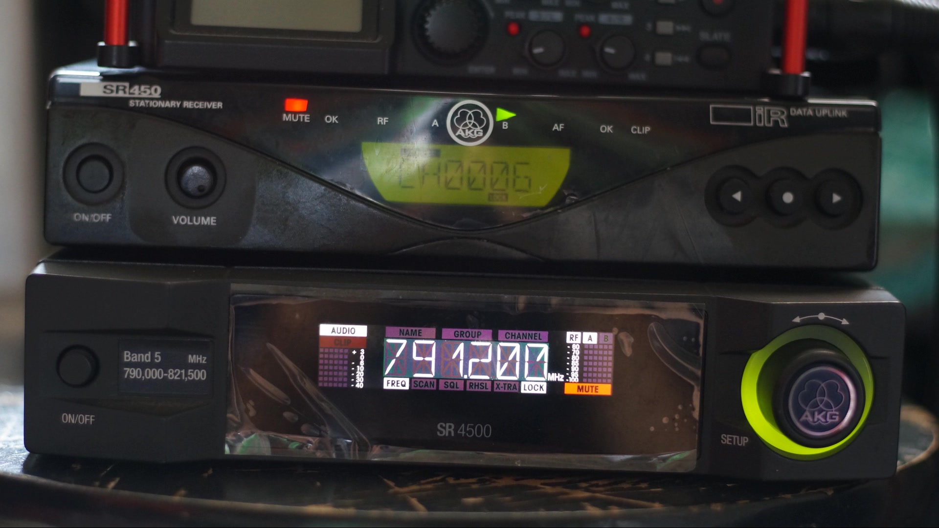 ...WMS4500(d5咪头)、AKG WMS 450(C5咪头)无线麦克风音质对比测试