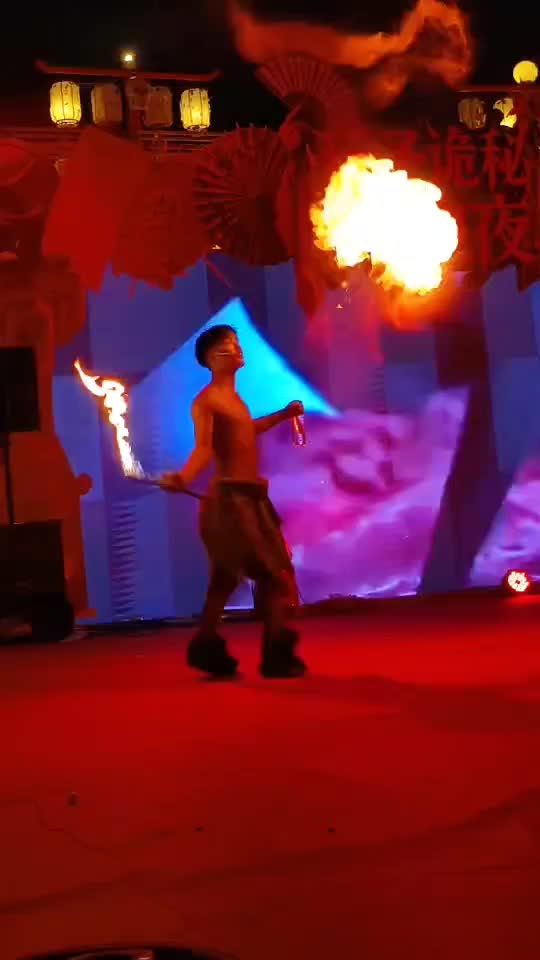 #演出现场 #快来围观 #危险动作请勿模仿