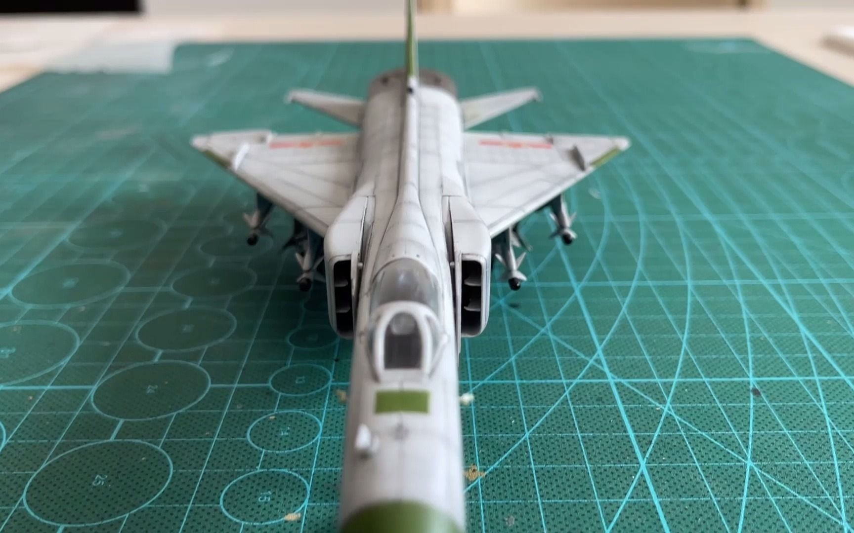 81192 小号手歼8II模型