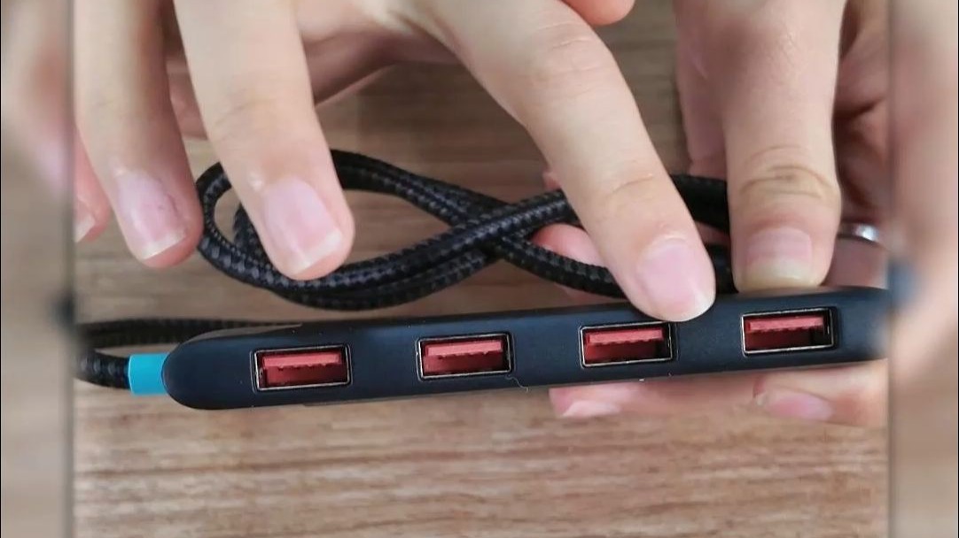 4个USB3.2,U盘最爱的拓展坞